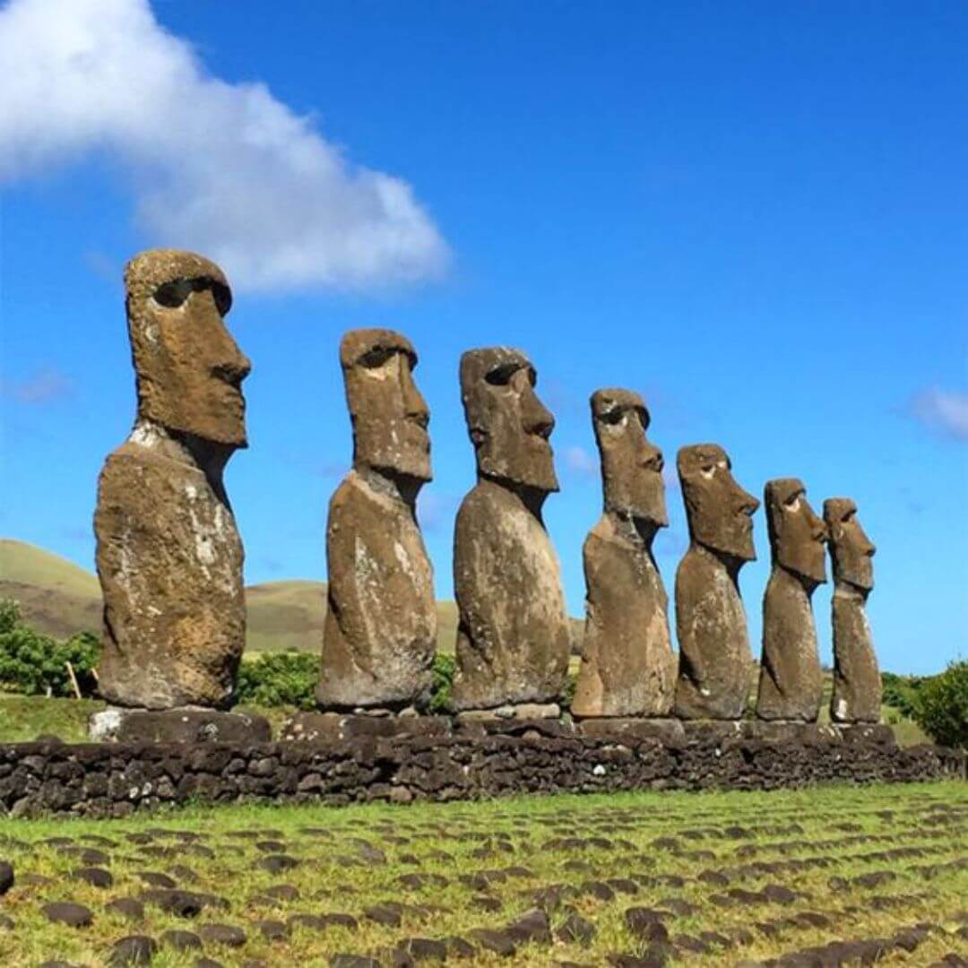 Iconic Stone Statues Around the World - The Stone Studio